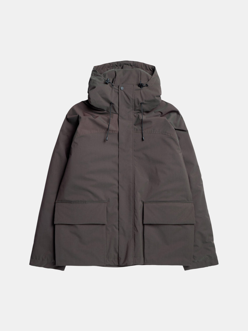 Herluf Alpinix Smart Jacket i Seal Brown fra Norse Projects – AND • PANTS